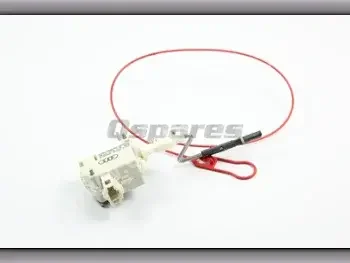 - Audi Q7 - Locks auto parts Genuine Part With Delivery For Sale in Qatar