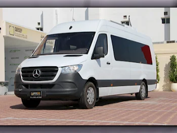 Mercedes-Benz Sprinter White 2021 For Sale in Qatar