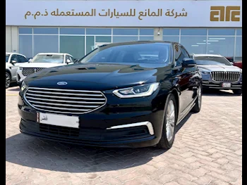 Ford Taurus Black 2021 For Sale in Qatar