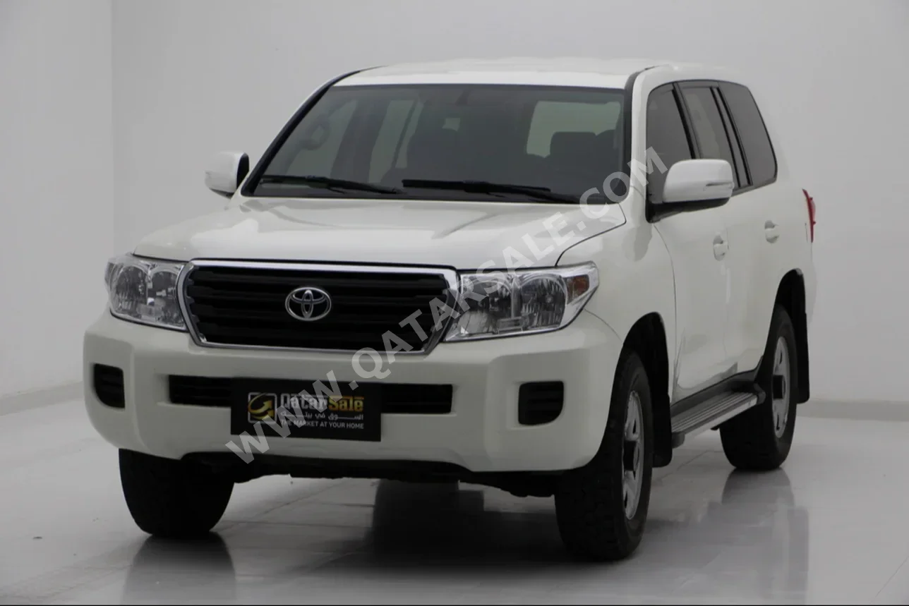 Toyota Land Cruiser G Pearl 2012 For Sale in Qatar