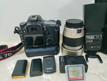 Digital Cameras Canon - FHD 1080p - 24 MP For Sale in Qatar