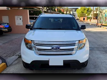 Ford Explorer White 2016 For Sale in Qatar