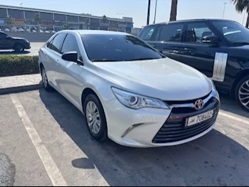 Toyota Camry GL White 2017 For Sale in Qatar