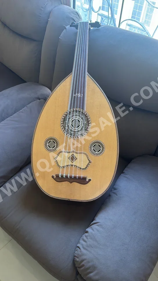 Egyptian Oud / For Professional Beige & Brown Qatar Bag Case Included ...