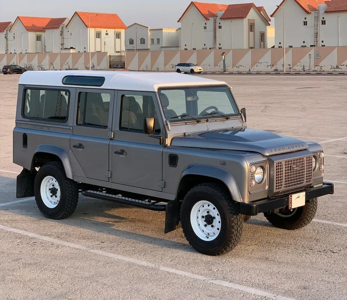 Land Rover Defender Gray 2012 For Sale in Qatar