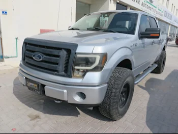 Ford Raptor Silver 2013 For Sale in Qatar