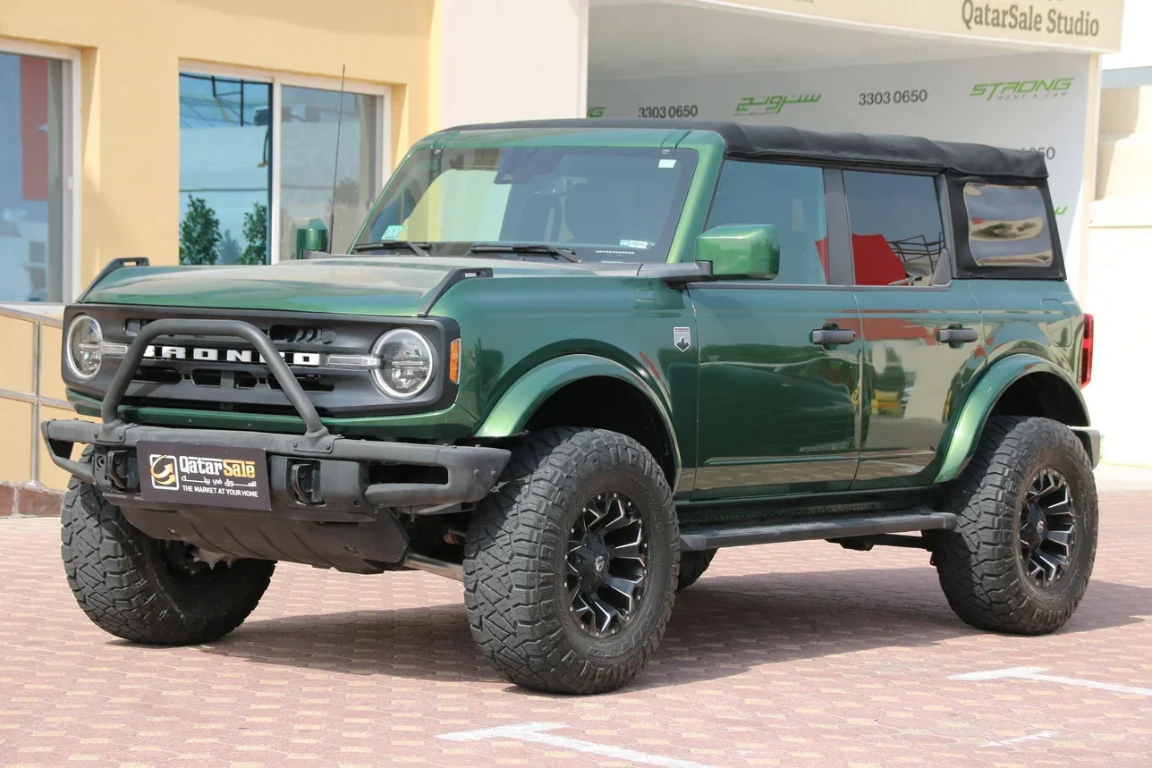 Ford Bronco Wild Trak Green 2023 For Sale in Qatar