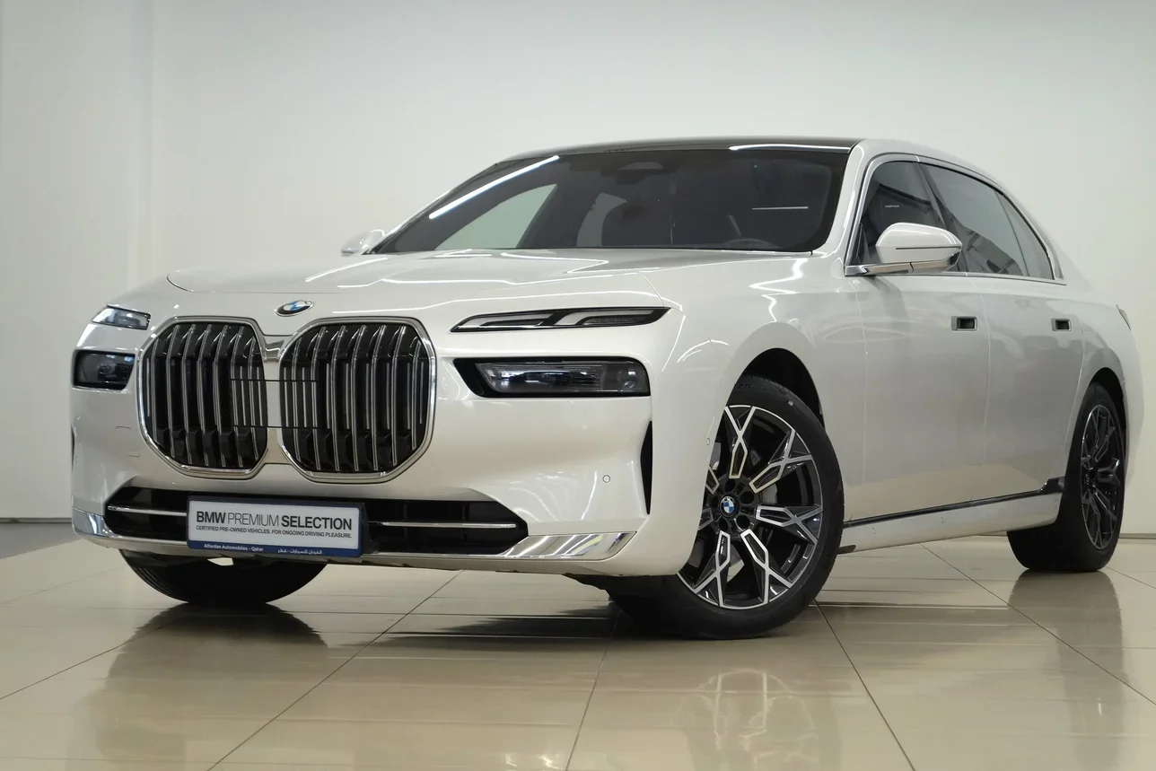 BMW 7-Series 735 i White 2023 For Sale in QAR