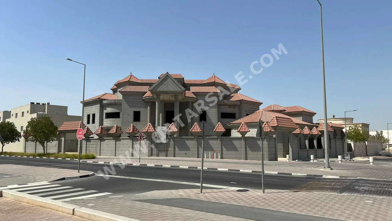 Villas - 14 Bedrooms Family Residential - Al Rayyan - Umm Al Seneem For Sale in Qatar