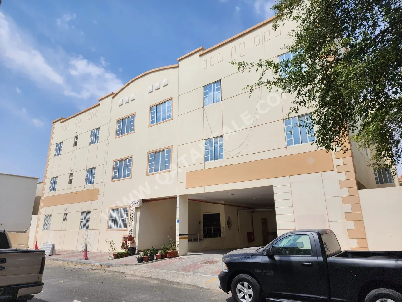 - Family Residential - Doha 1 - Fereej Kulaib 2024 For Sale