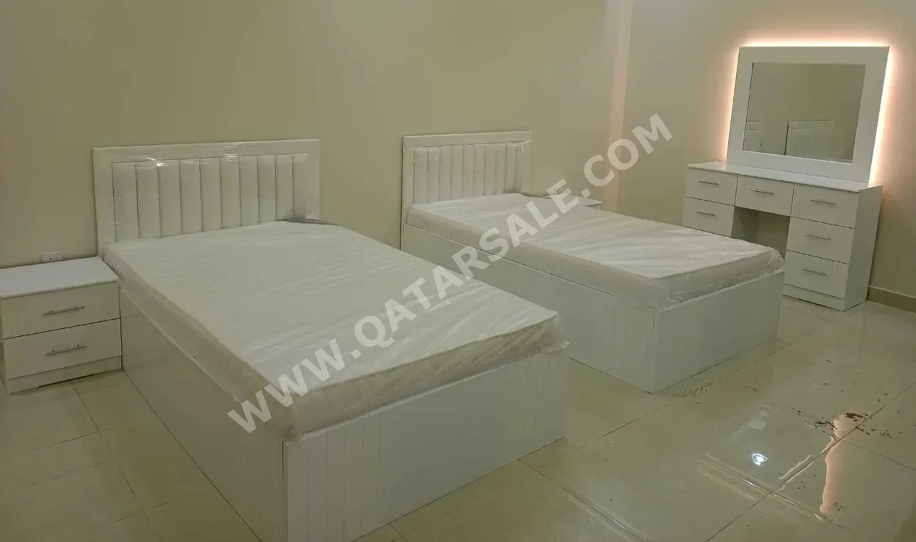 Bedroom Sets - 3 Pieces Set - Qatar Design - White Wood Qatar ...