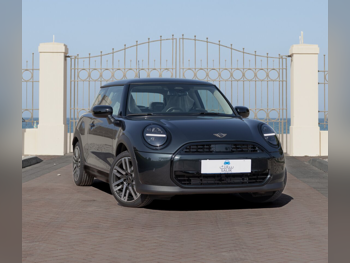 Mini Cooper SUV 2x4 Black For Rent in Qatar