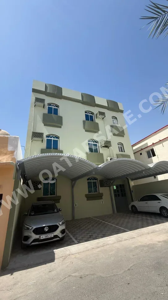 - Family Residential - Doha 4 - Al Mansoura 2004 For Sale
