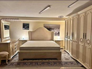 أطقم غرف نوم - طقم مكون من 6 قطع - نابكو مركز المفروشات خشب تقليدي كينج ...