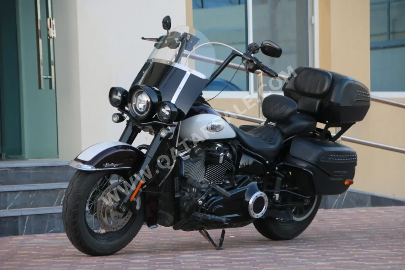 Harley Davidson Softail Heritage - 2021 - Color Maroon For Sale in Qatar