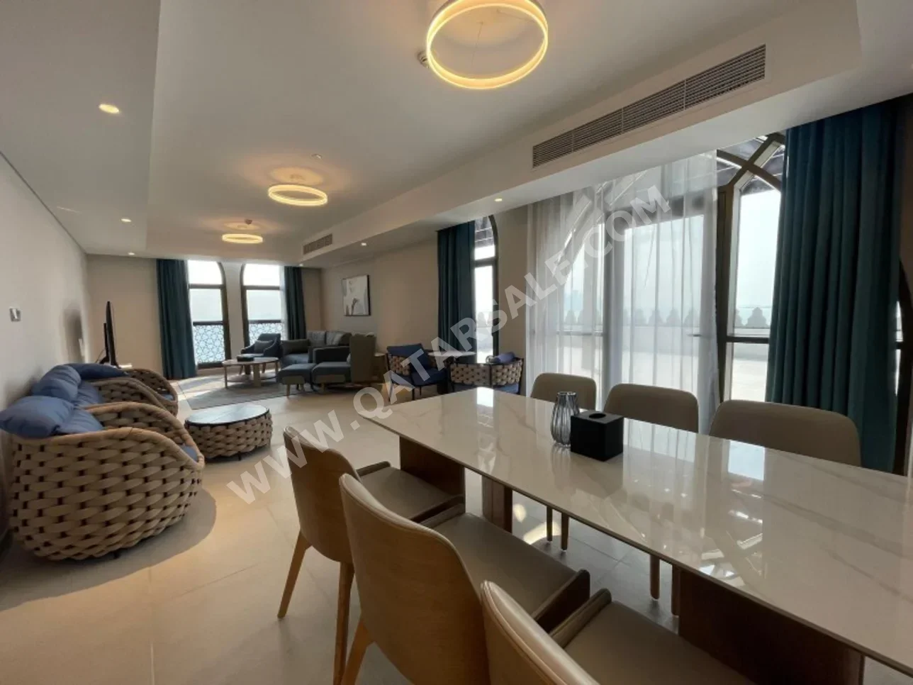 2 Bedrooms Apartment in Doha - The Pearl For Rent in Qatar