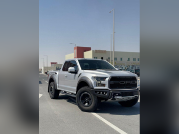 Ford Raptor Silver 2017 For Sale in Qatar