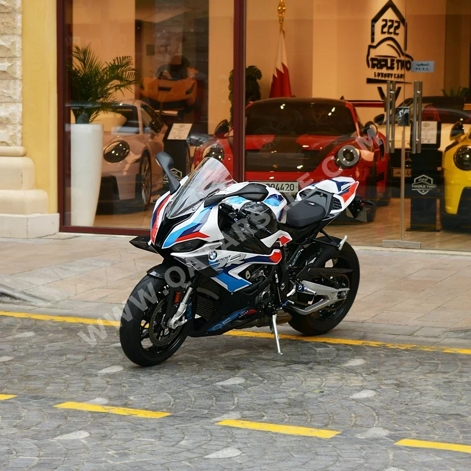 BMW M 1000 RR - 2022 - Color Blue & white For Sale in Qatar