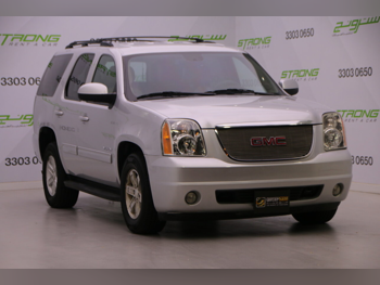 GMC Yukon Silver 2014 For Sale in Qatar