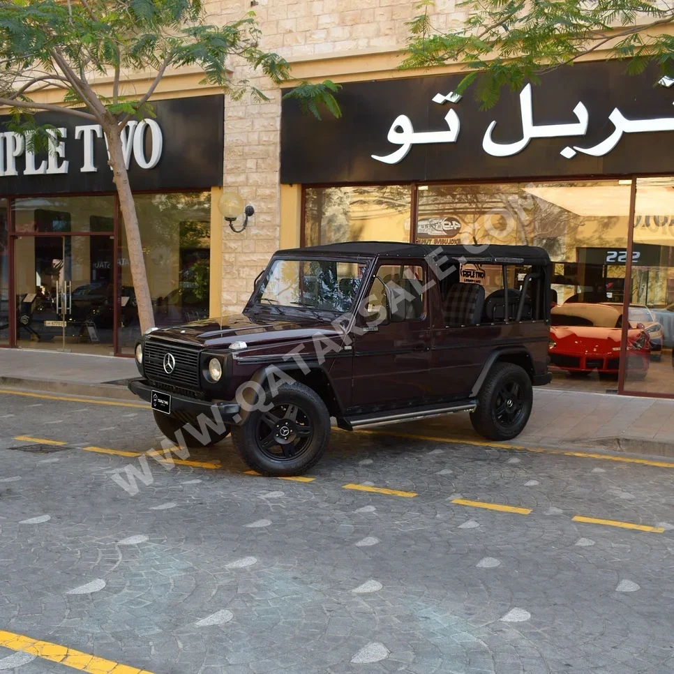 Mercedes-Benz G-Class Pick Up Maroon and Black 1986 For Sale in Qatar