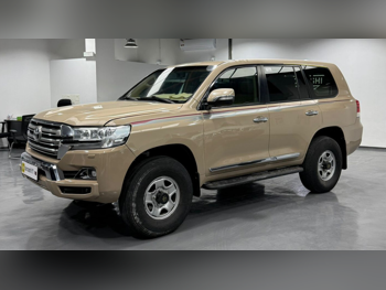 Toyota Land Cruiser GXR Beige 2016 For Sale in Qatar