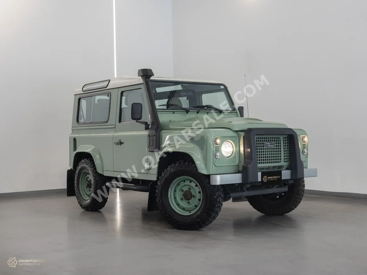 Land Rover Defender 90 HERITAGE Green 2016 For Sale in Qatar