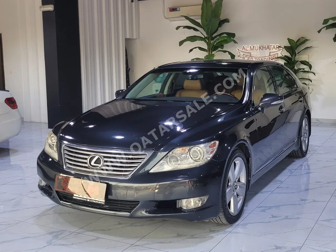 Lexus LS 460 Gray 2010 For Sale in Qatar
