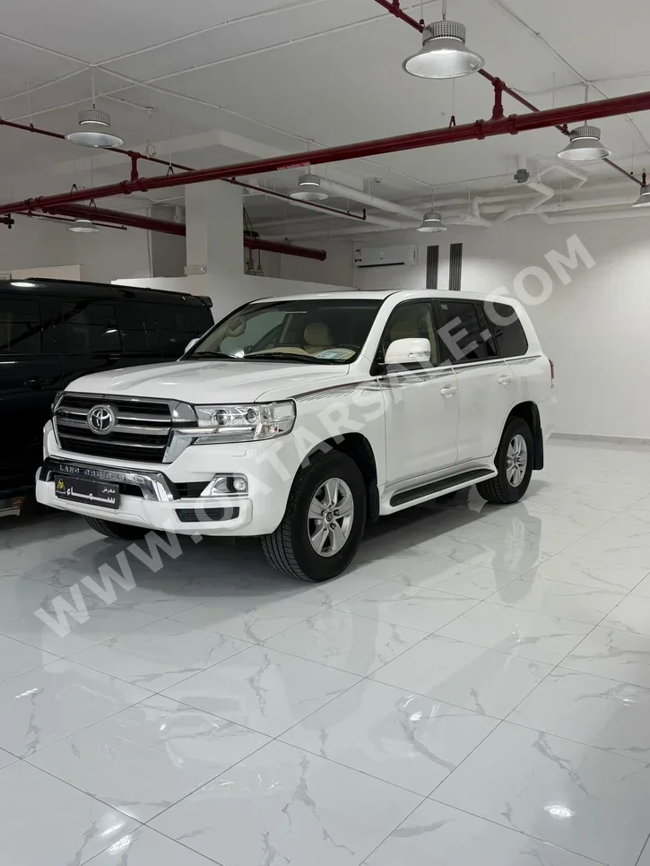 Toyota Land Cruiser GXR White 2019 For Sale in Qatar